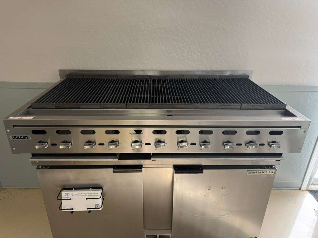 Old Stock 60" Vulcan VACB60-201 Achiever LP Medium-Duty Radiant Charbr ...